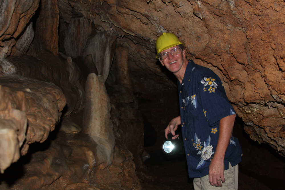 Round Spring and Round Spring Cave