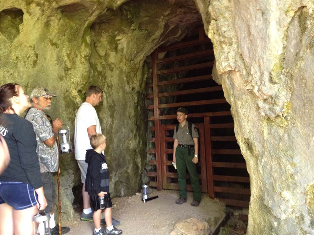 Round Spring and Round Spring Cave