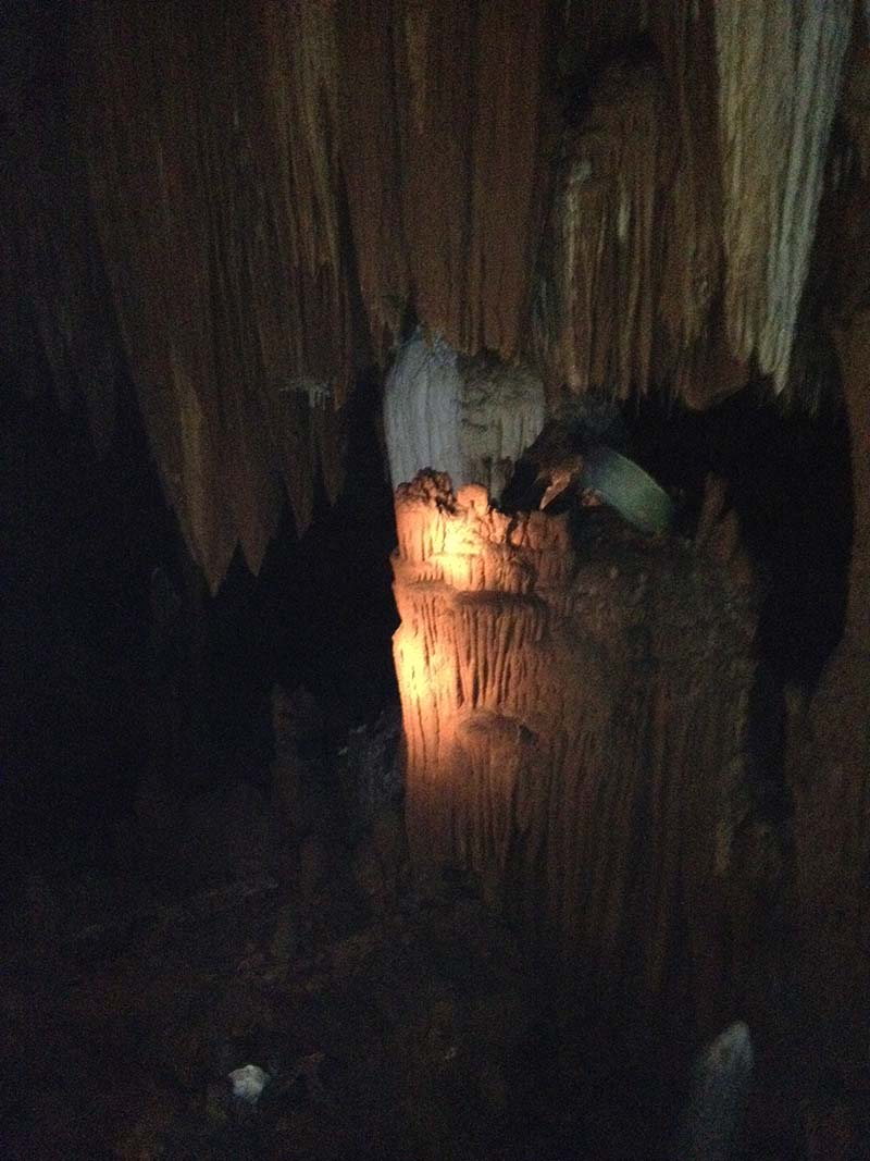 Round Spring and Round Spring Cave