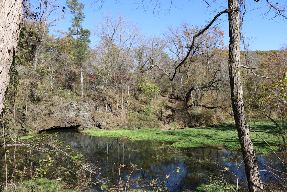 Round Spring and Round Spring Cave