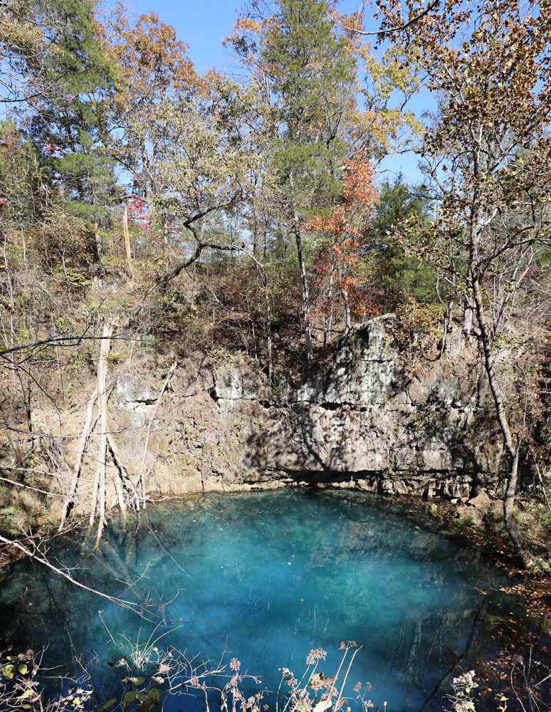 Round Spring and Round Spring Cave