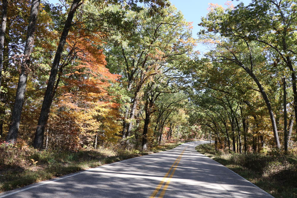 Round Spring and Round Spring Cave